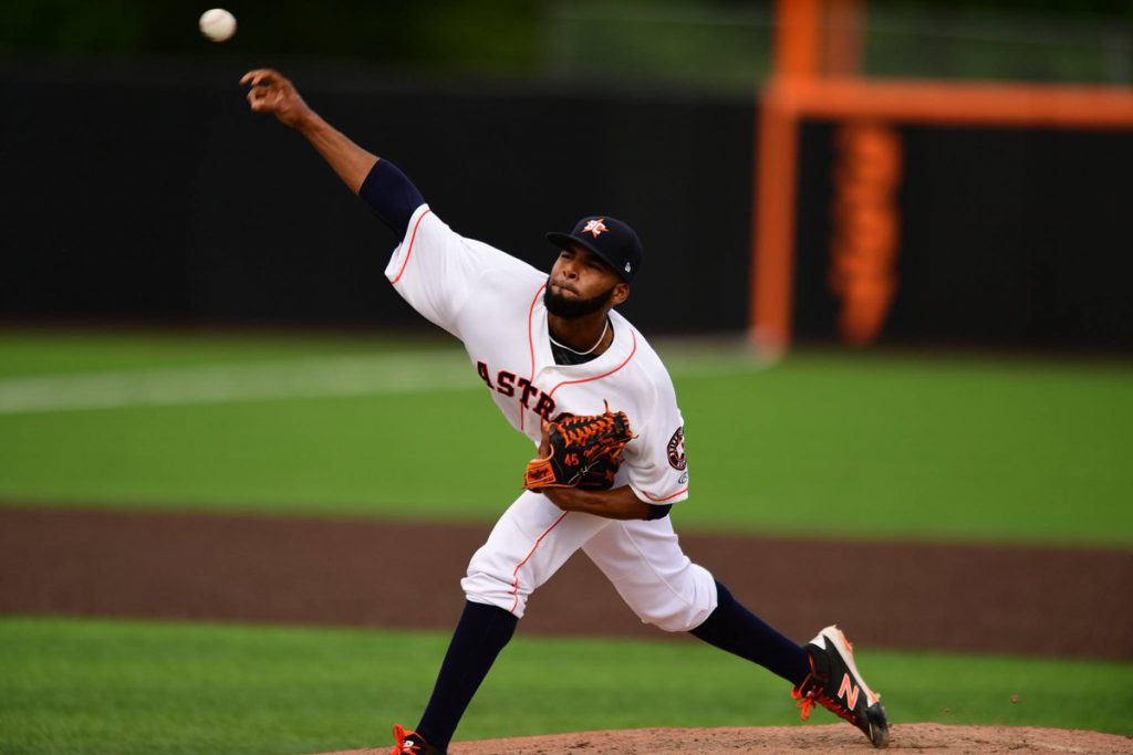 Héctor Pérez lanza hoy en A avanzada | Licey.com