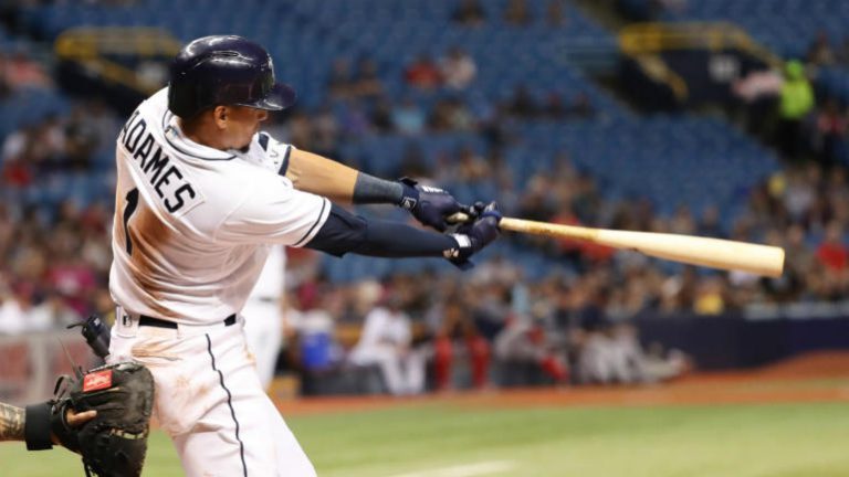 Pineda logra la victoria, Adames conecta dos hits | Licey.com