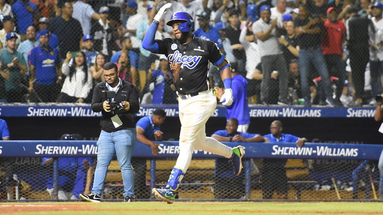 Emilio, Rojas Jr. y Alfaro comandan ofensiva, Licey supera 12-5 a ...