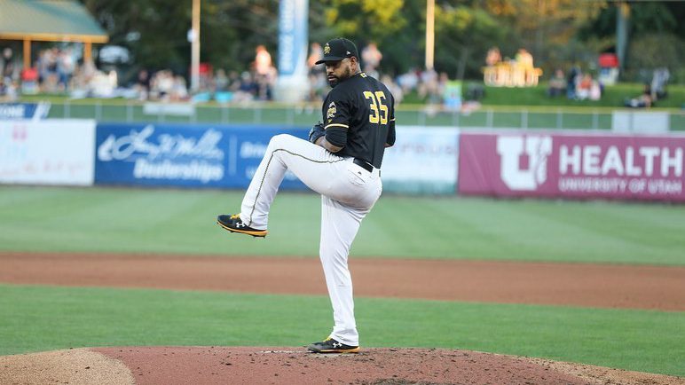 César Valdez se anota victoria, Aldenis Sánchez conecta dos triples ...
