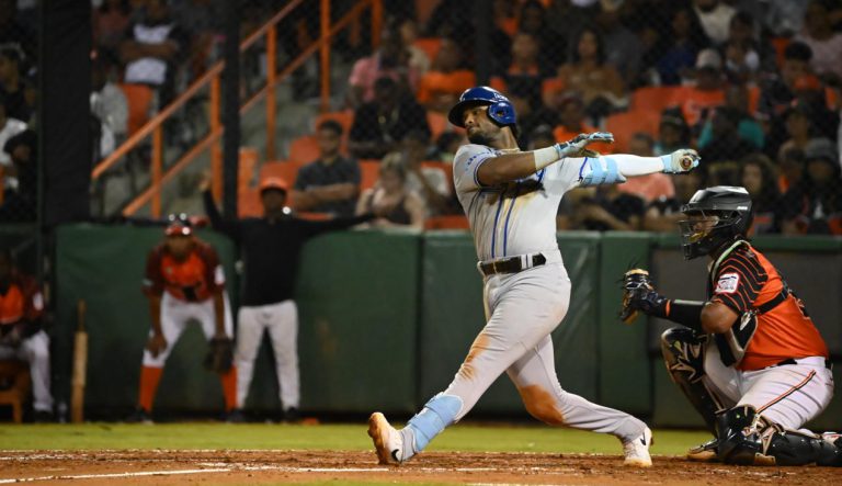Licey vuelve a caer ante Toros, Peguero da dos hits | Licey.com